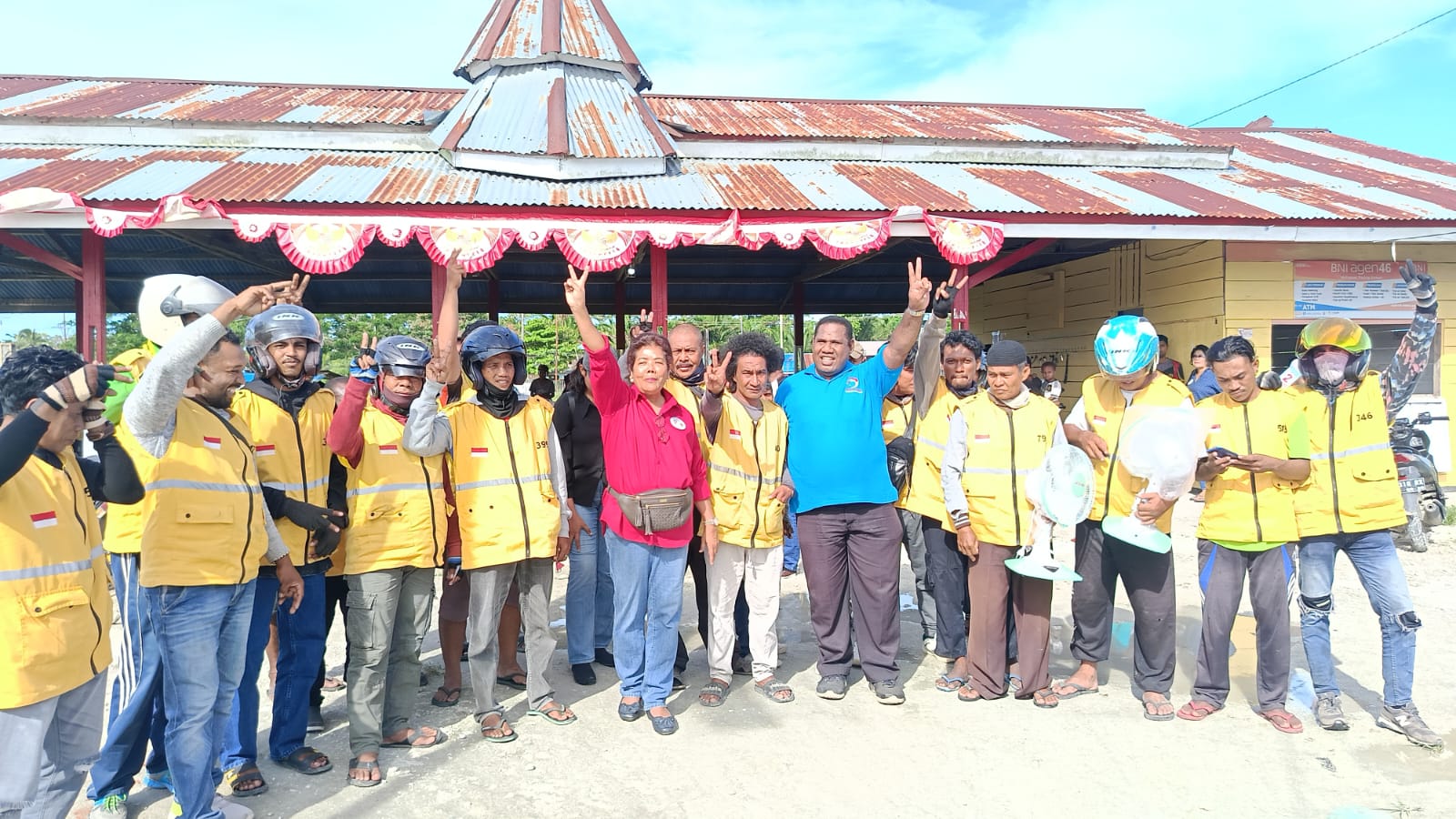 Tukang Ojek Yakin Yanni – Jemmi Bawa Perubahan Besar di Sarmi – Papua ...